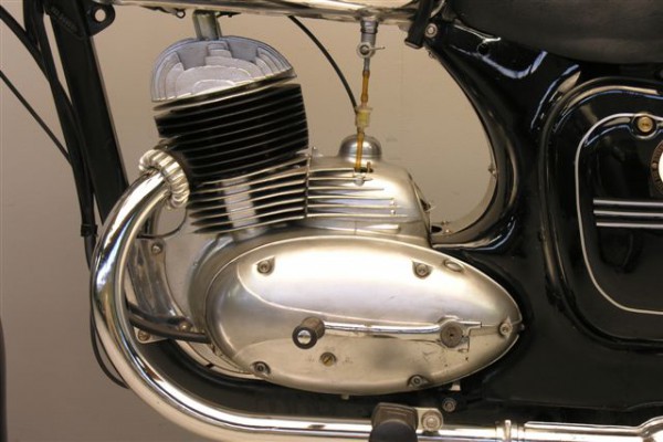 Jawa 1958 Model 353 250 cc 1 cyl ts - Yesterdays