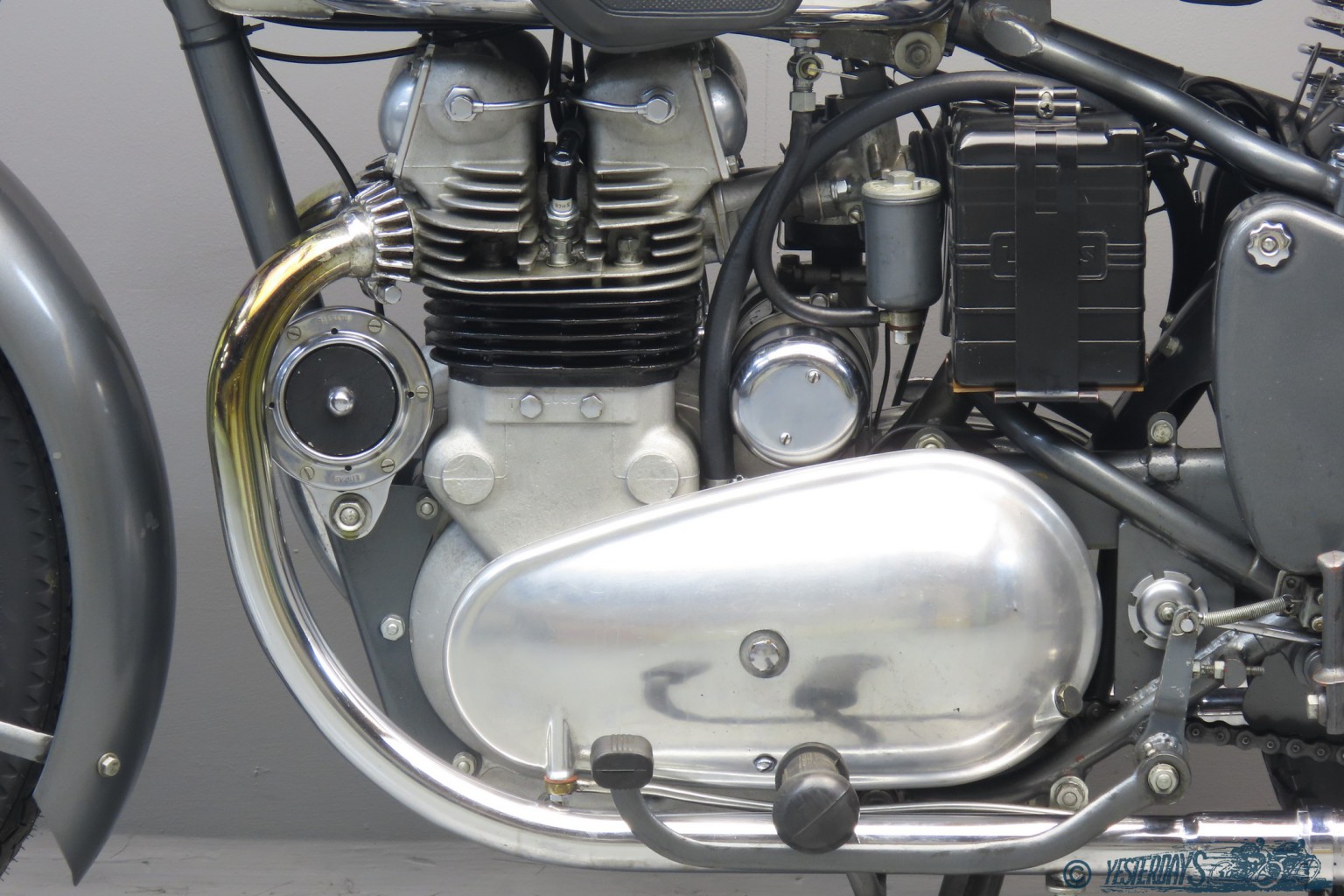 Royal Enfield 1951 496cc 2 cyl OHV 3302 - Yesterdays