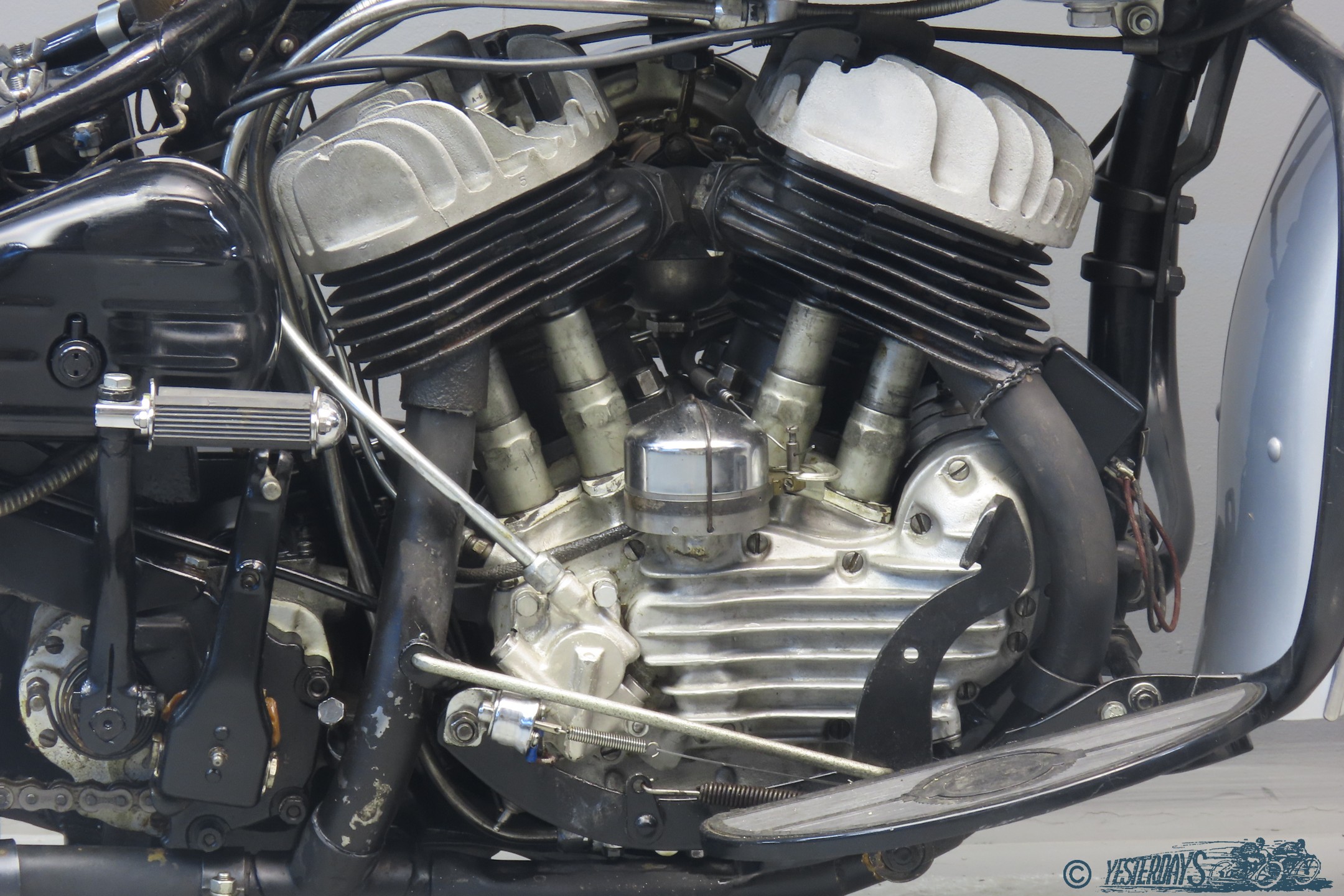 Harley-Davidson 1942 WLA 750cc 2cyl sv 3401 - Yesterdays